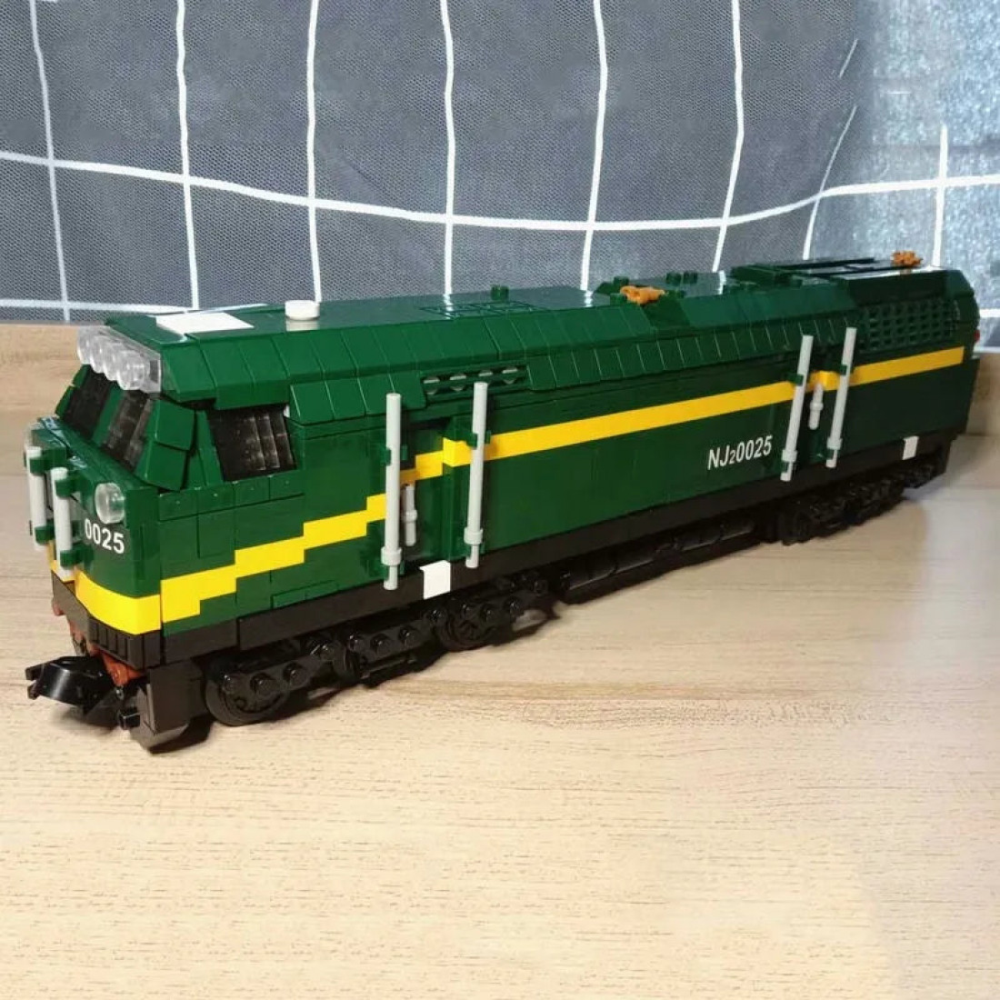 moc app motorized rc nj2 diesel locomotive train bricks toy - moc-app ...